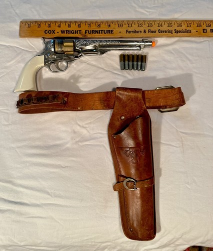 Vintage Hubley Colt 45 Cap Gun With Holster Bullets Very Nice Condition ...