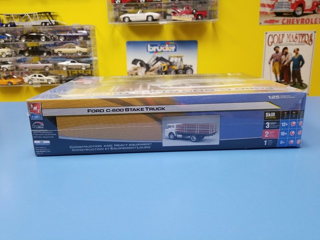 AMT Ford C-600 Stake Truck Model Kit P/n 38165 Factory 1 25th Scale for ...
