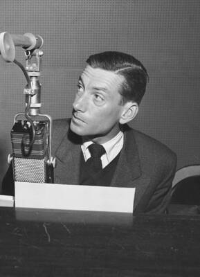 Composer And Singer Hoagy Carmichael Performs Old 1940S Radio Photo ...