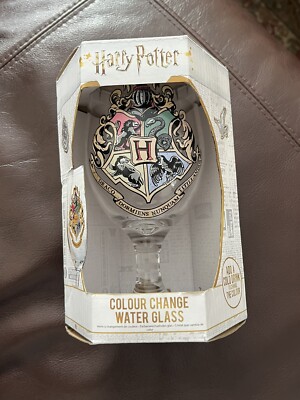 Hogwarts Crest Colour Change Drinking Glass Cold Water Harry Potter ...
