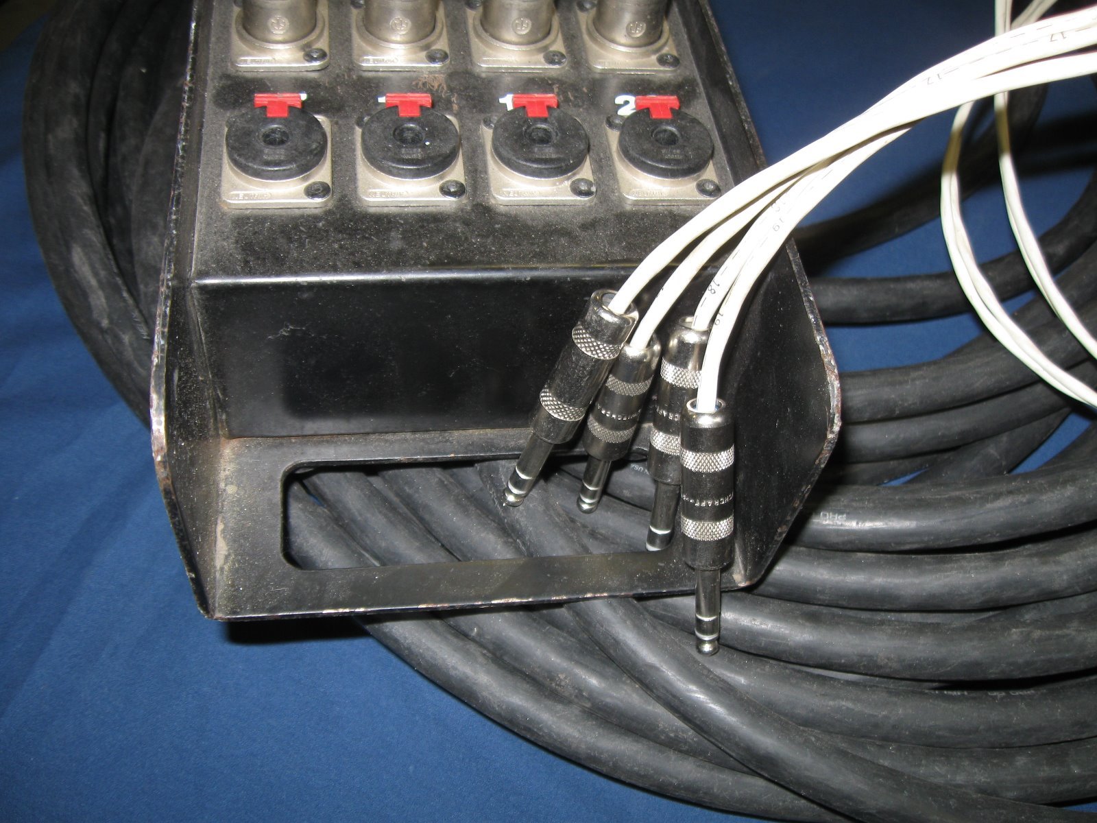 PROCO 16 CHANNEL SNAKE 16 x 4 100 FOOT. Helix Standard Professional ...