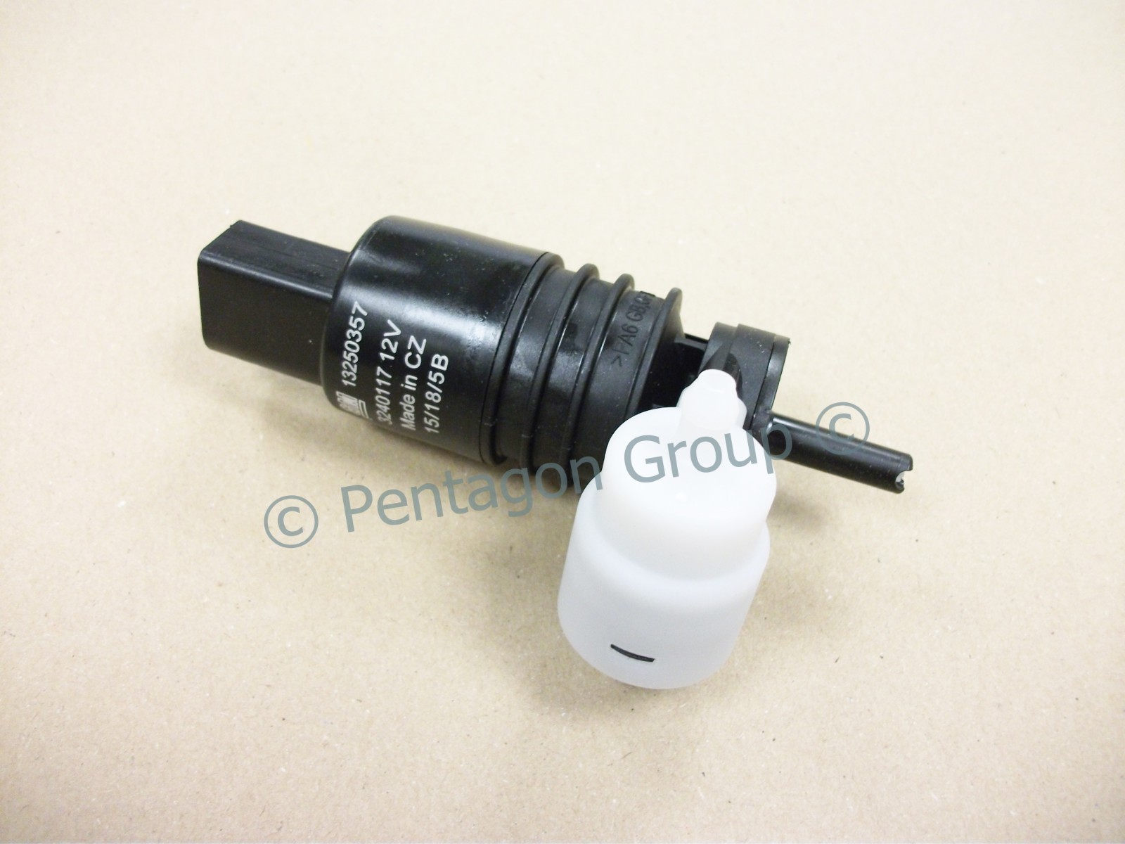 windscreen washer pump Vauxhall Corsa E 84139203 1.3CDTi 70kW B13DTE ...