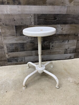 1900-1950 - Vintage Medical Chair