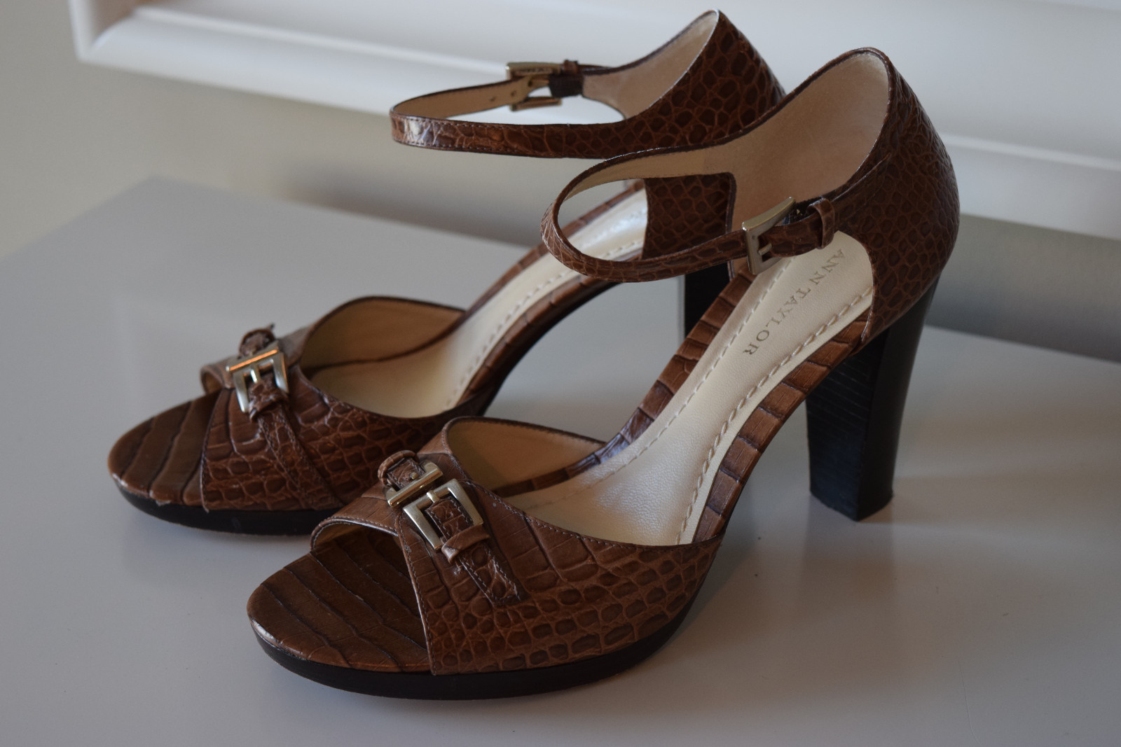 Ann Taylor Embossed Croc heel pumps Sandal Open toe Ankle strap 6 M ...