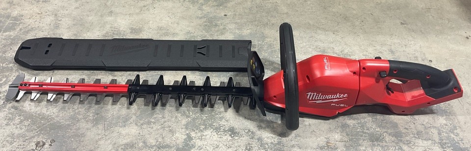 Milwaukee 3033-20 M18 FUEL 18V 24" Cordless Lithium-Ion Hedge Trimmer ...