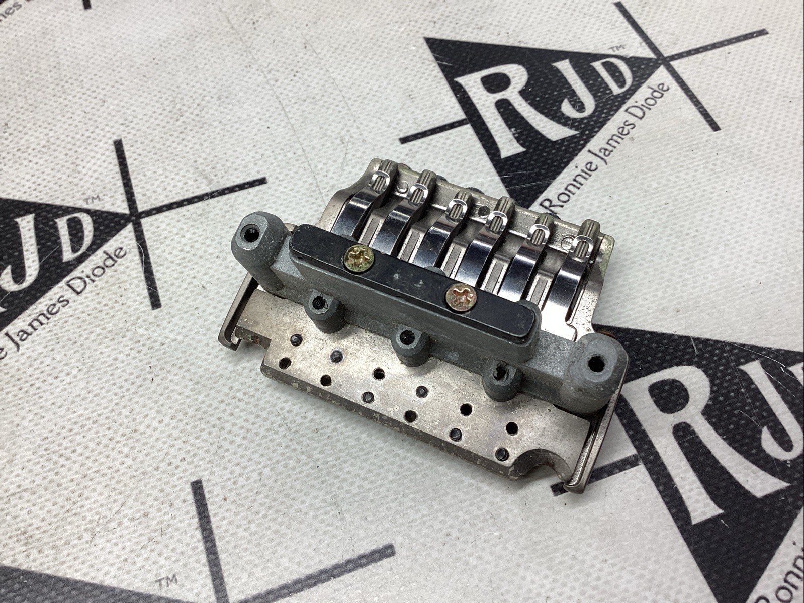 Ibanez Edge 3 Locking Guitar Tremolo Bridge Powder Cosmo | eBay