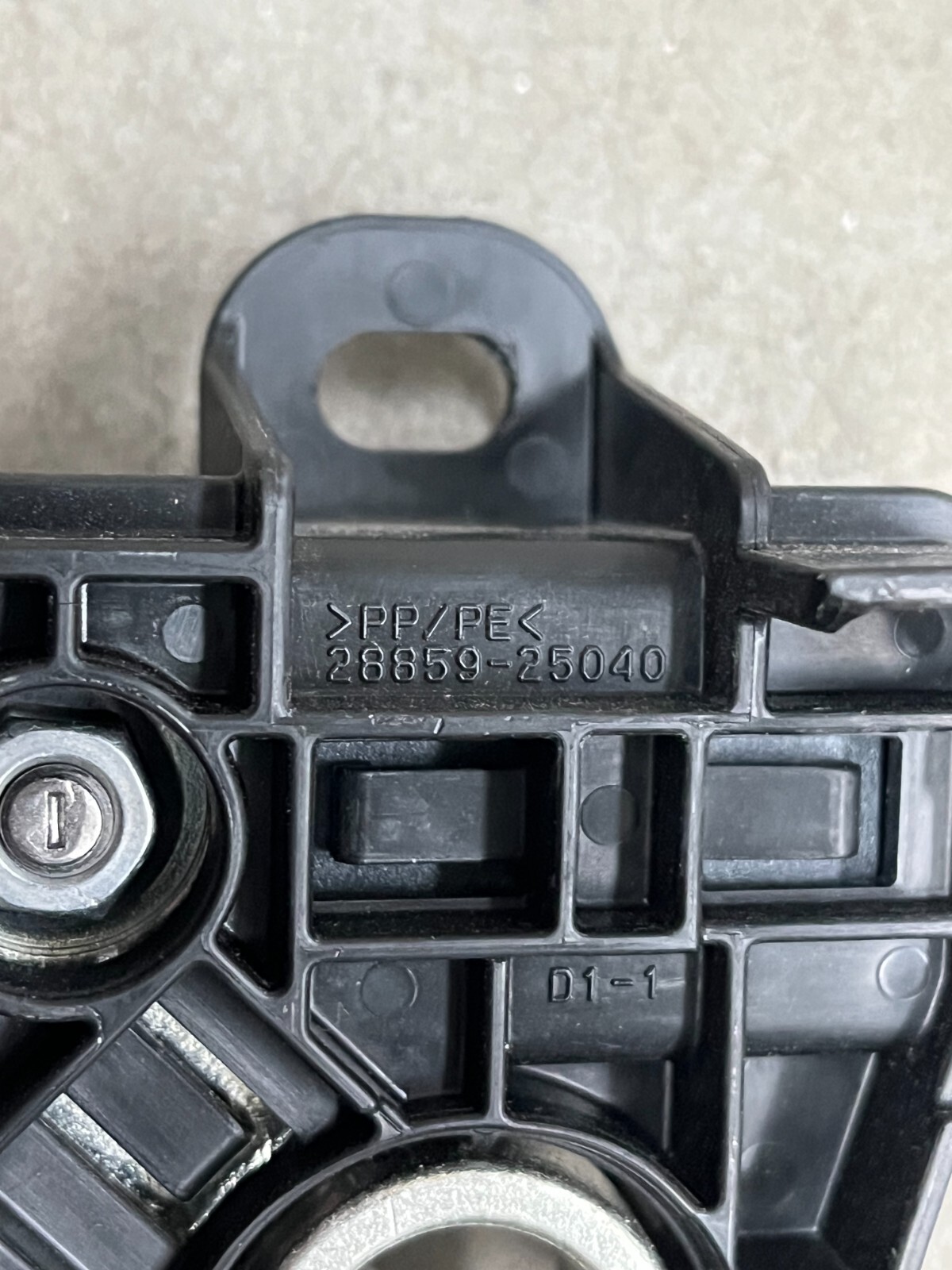 Genuine OEM Battery Current Sensor Bracket For Toyota 2885925040 for ...