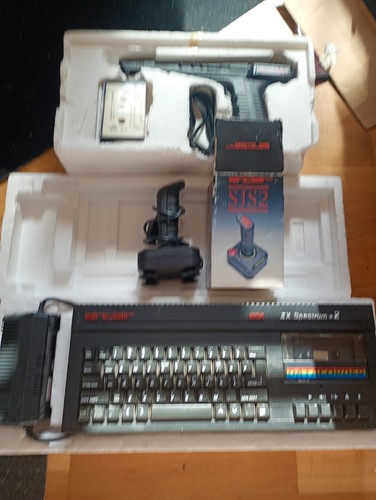 Sinclair ZX Spectrum 128k +2 | With Gun, Joystick, Boxed Spares read ...