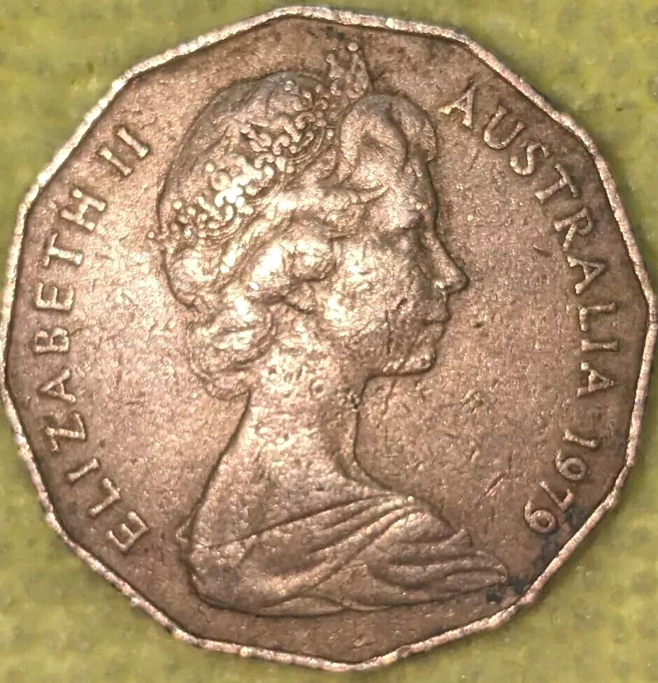 1979 50 CENT AUSTRALIA HEXAGONAL COIN COLOUR ERROR BLUE TONE VERY RARE ...