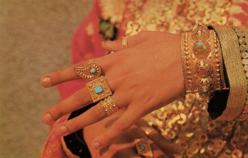 bahrain, Traditional Jewelry, Ring Bracelet (1970s) Postcard | eBay