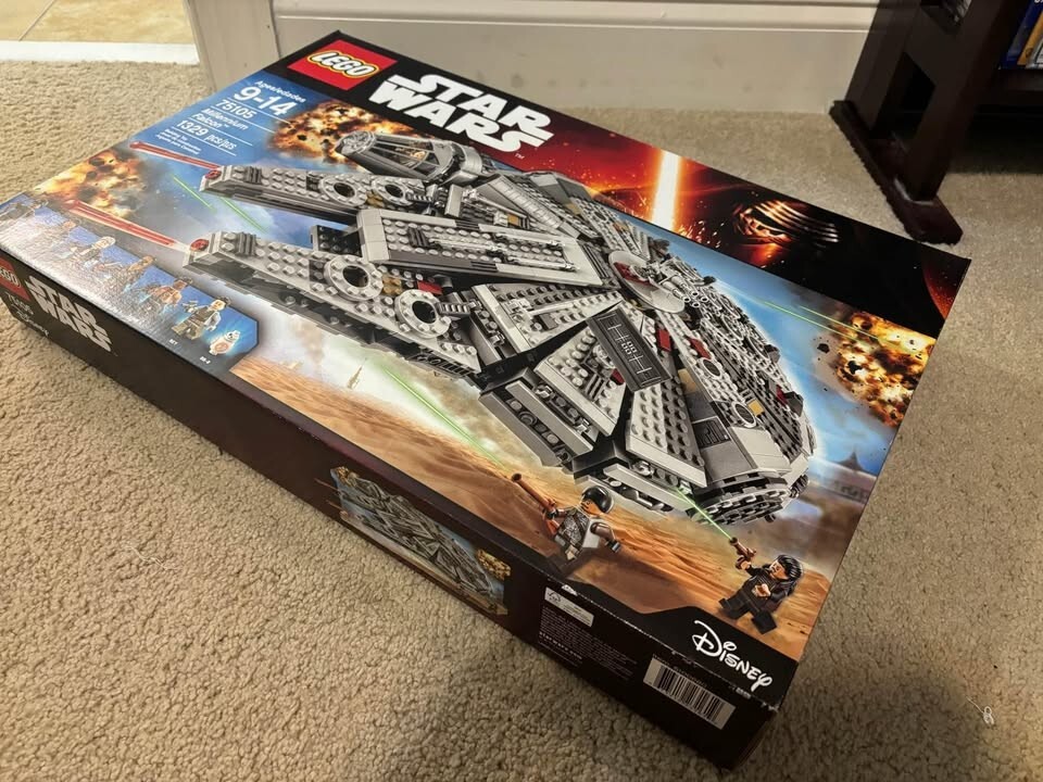 millenium falcon lego 75105 | eBay