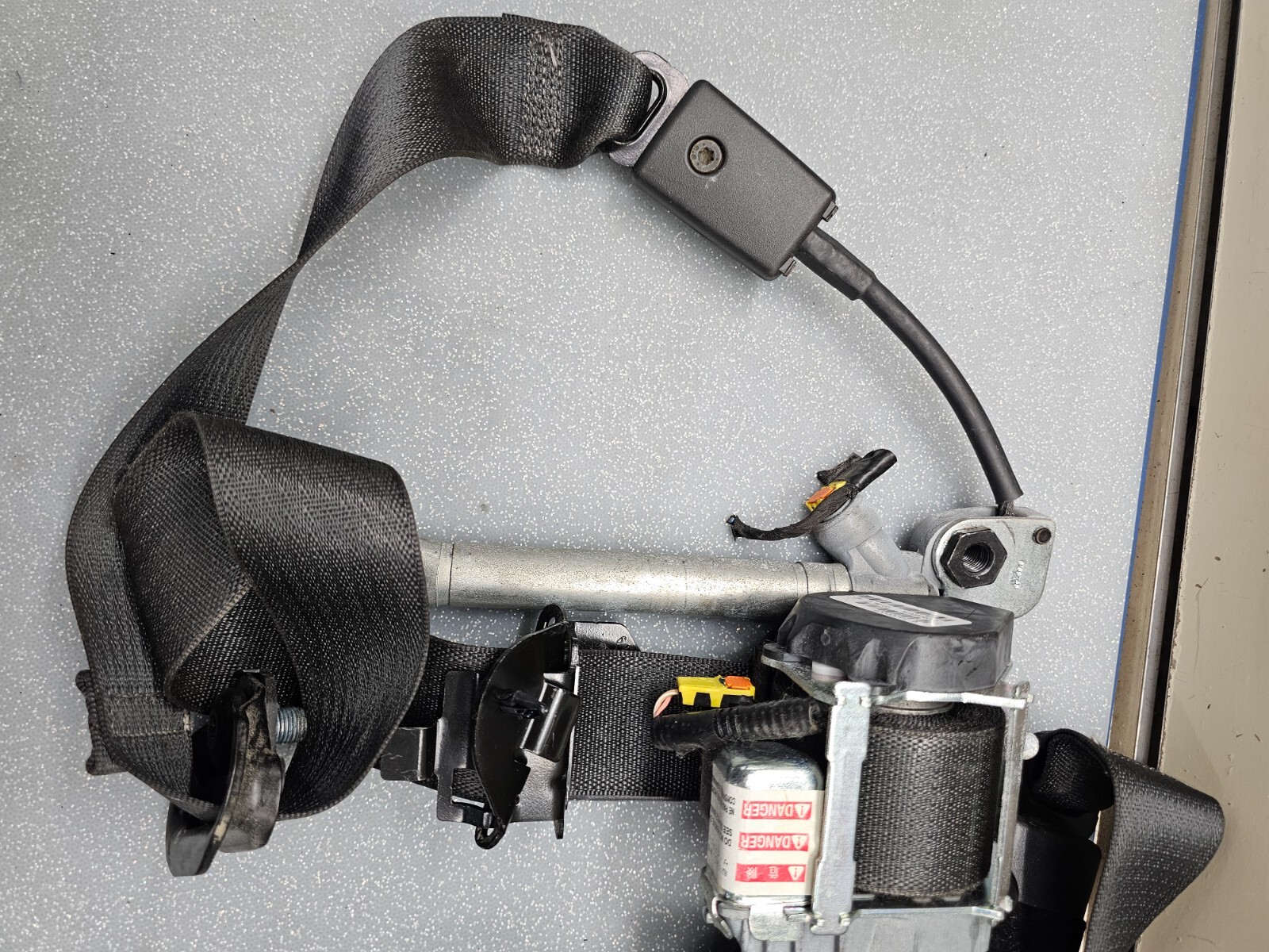 10-17 CHEVY EQUINOX TERRAIN DRIVER PASSENGER FRONT SEAT BELTS RETRACTOR ...