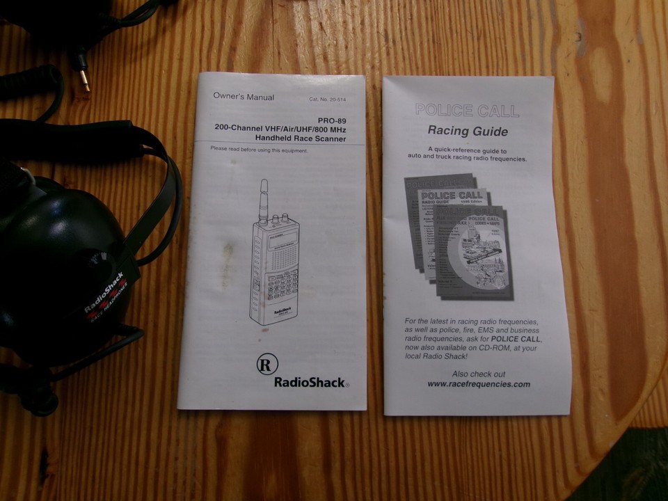 Radio Shack Pro-89 Race /Police Scanner W/2 Head Sets W/Carrying Case ...