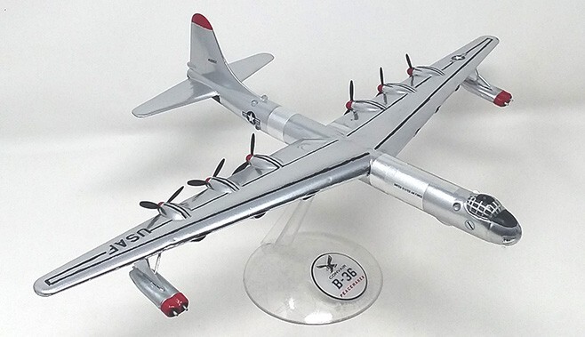 B-36 Peacemaker 1/184 Scale Plastic Model Kit with Swivel Stand ...