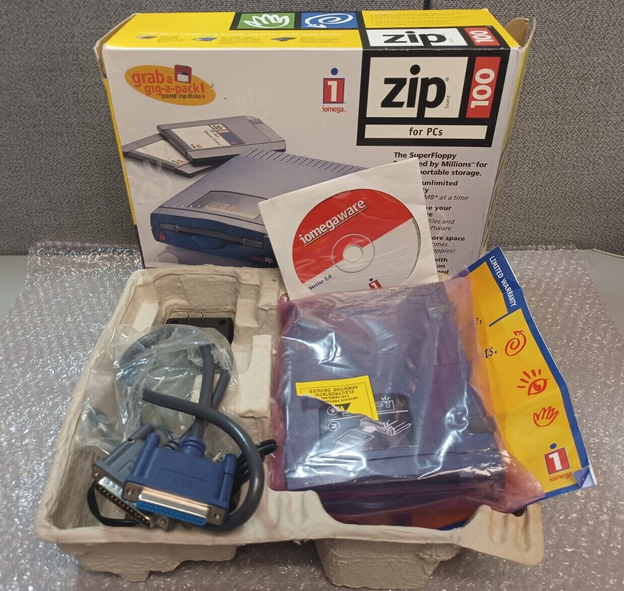 IOMEGA ZIP 100 EXTERNAL PARALLEL DRIVE Z100P2 w/ Power Supply & Cable ...