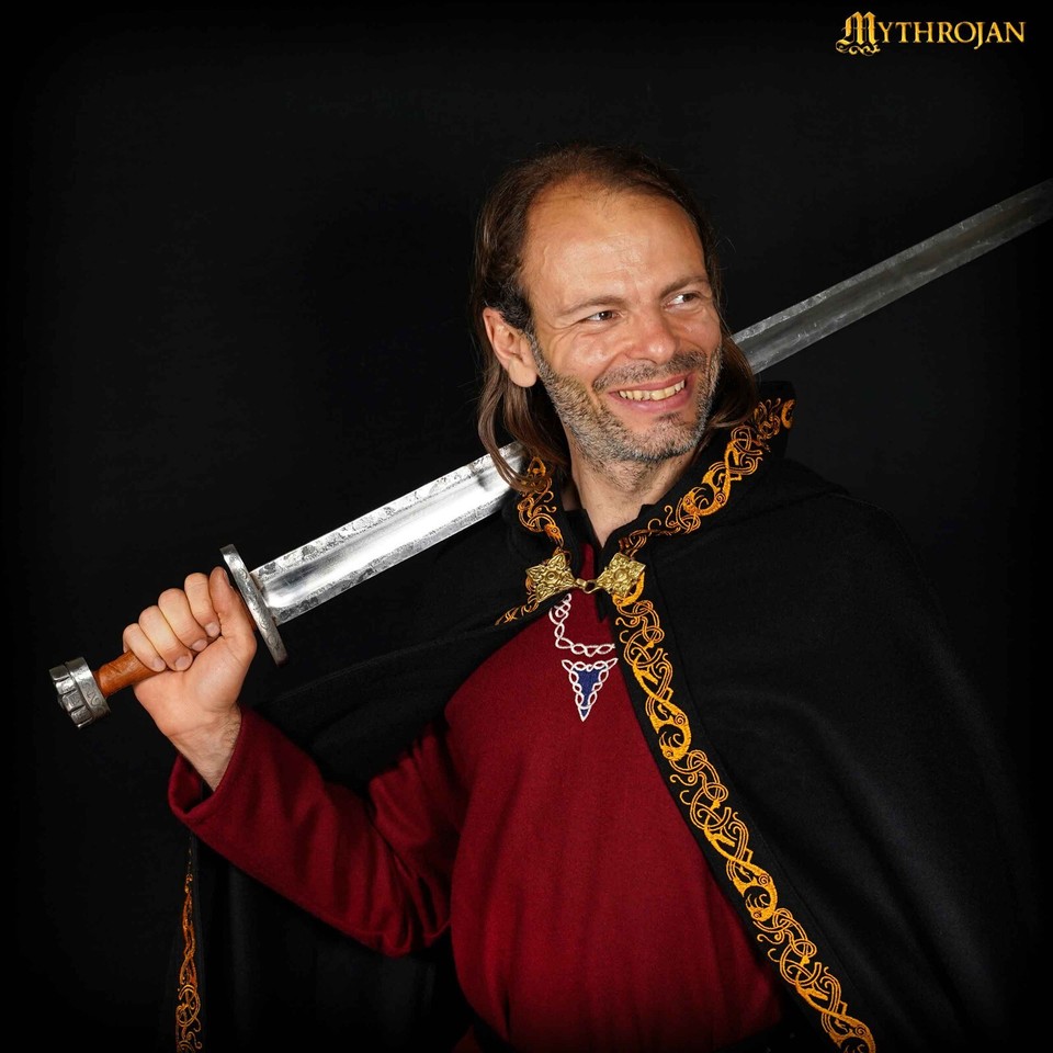 Medieval Hooded Cloak with Brass Brooch for Renaissance LARP Woolen ...