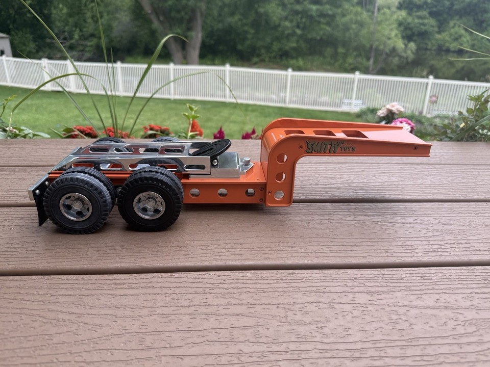 Smith Miller/Fred Thompson Orange Smitty Lowboy Mack Cab + Trailer ...