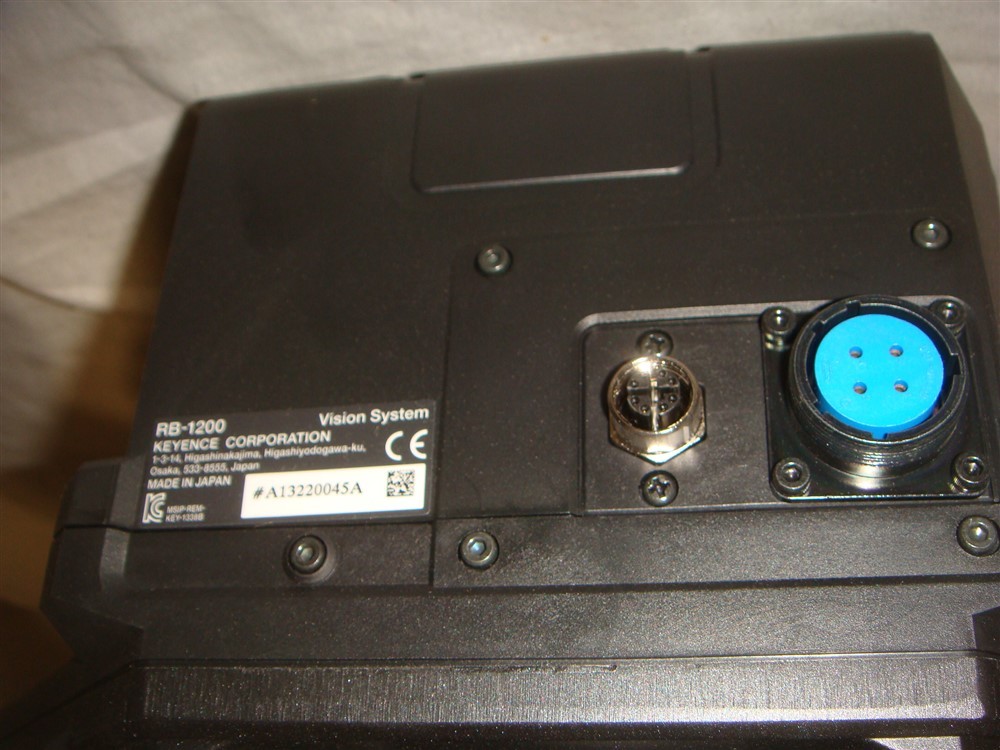 KEYENCE RB-1200 3-D VISION GUIDED ROBOTICS CAMERA 80K RETAIL - READ ...
