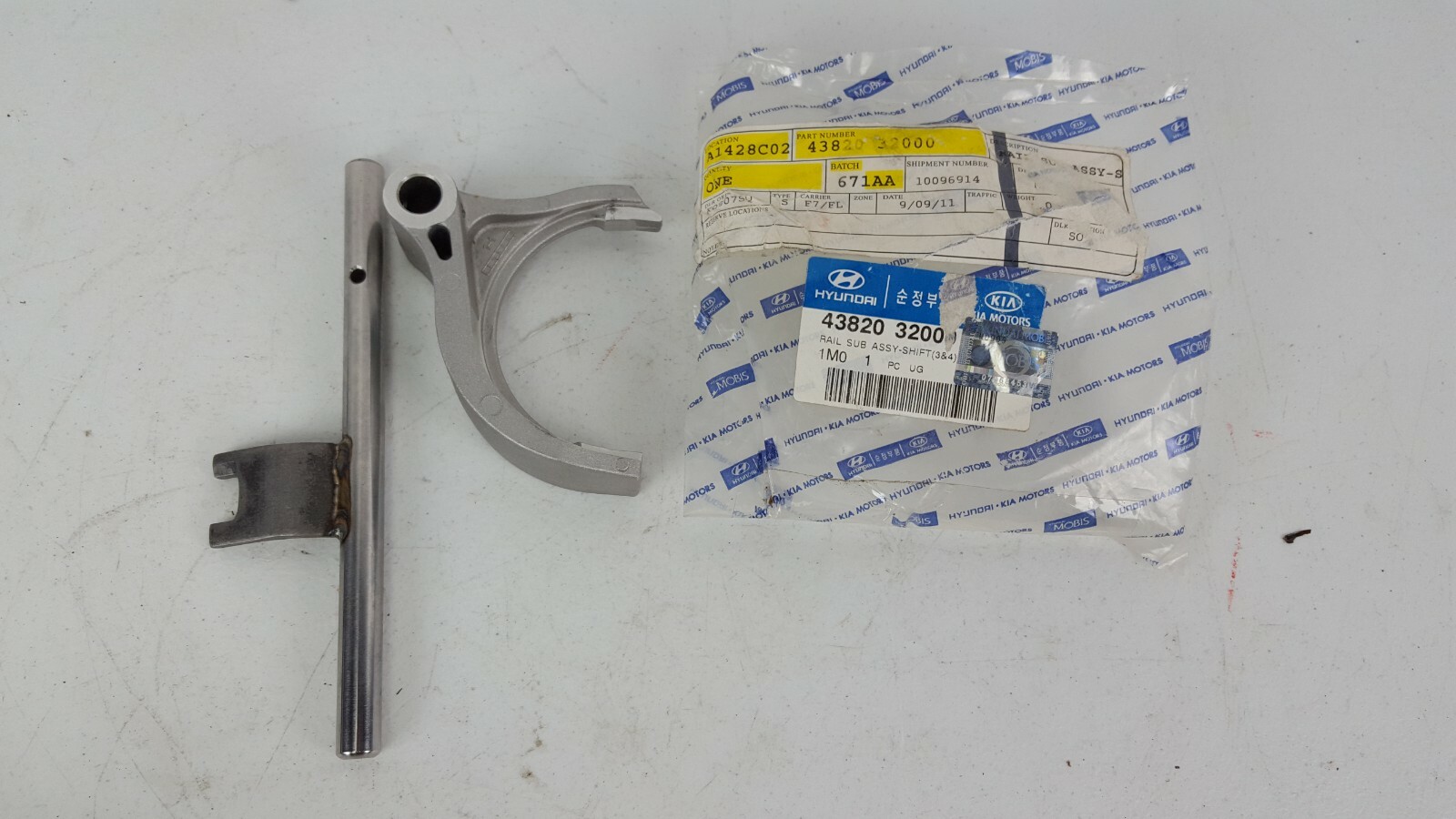 4382032000 Hyundai Rail Sub Assyshift34 Genuine OEM Part for sale ...