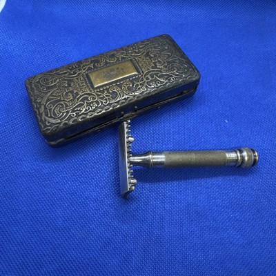 Vtg GILLETTE RAZOR SET in METAL TRAVEL BOX SHAVE KIT MADE in USA RARE ...