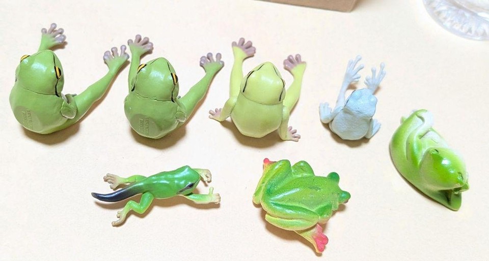 Kitankurabu Sitting Frog Fuchiko Frog 7pc Collection Set | eBay