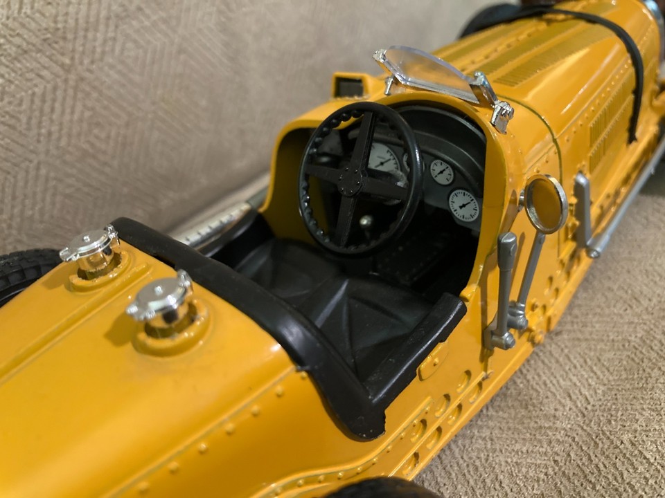 Burago 1:18th Scale 1934 Bugatti Type 59 Sports Car Yellow Used die ...
