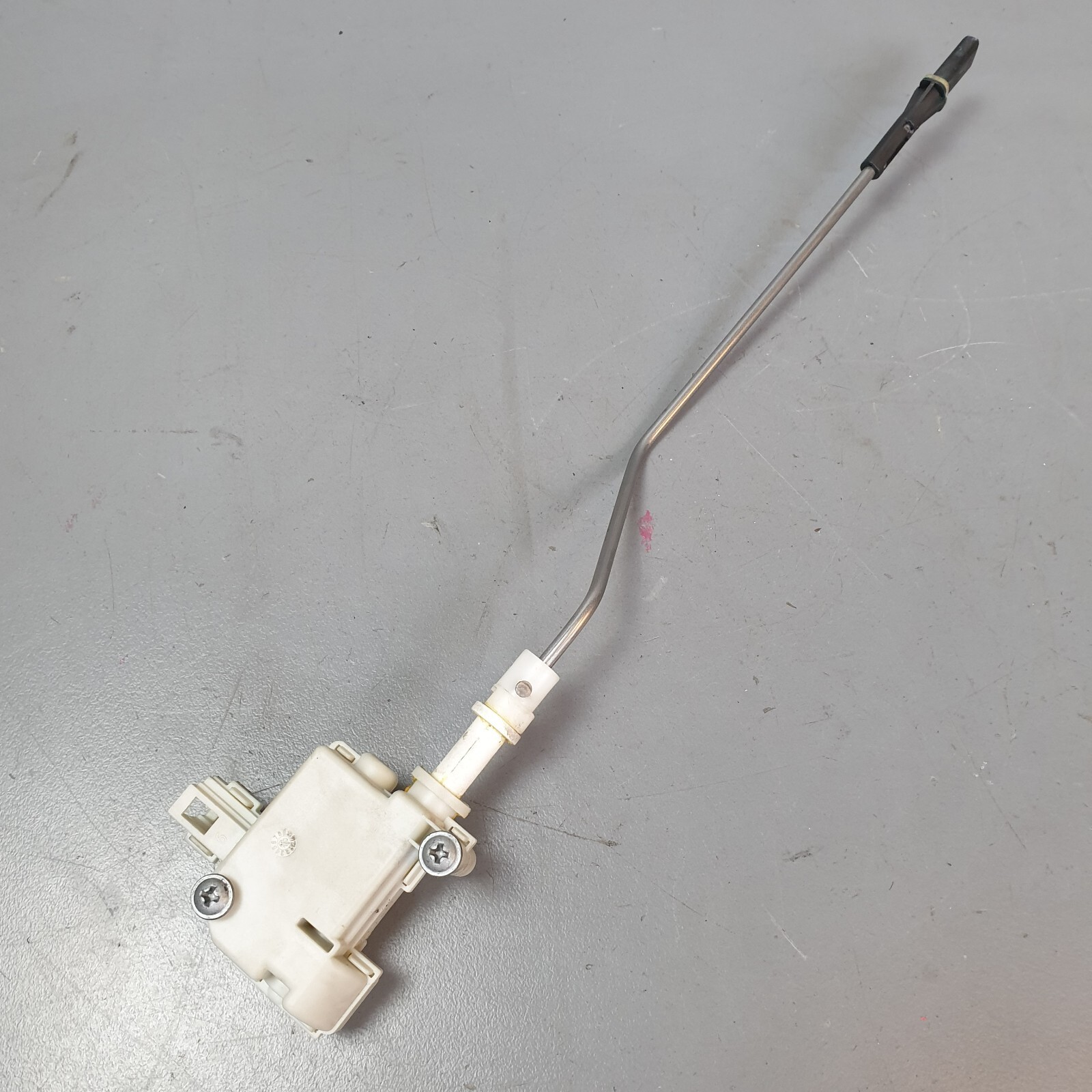 VW R36 Passat 3C B6 Fuel Filler Flap Throttle Control Element Module ...