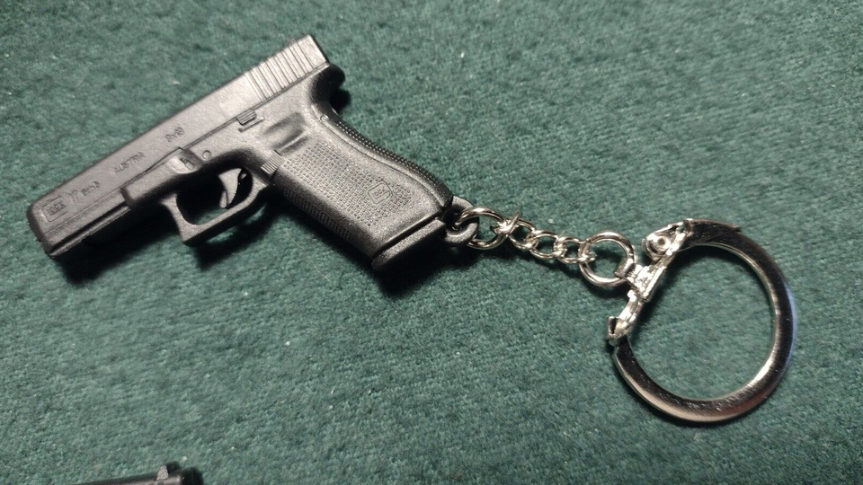 GLOCK 17 Gen5 AUSTRIA 9X19 9MM Mini Firearm Gun Pistol KEYCHAIN SHOT ...