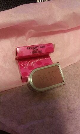 MARY KAY SIGNATURE Collection Eyeshadow -Color RASPBERRY RUSH | eBay