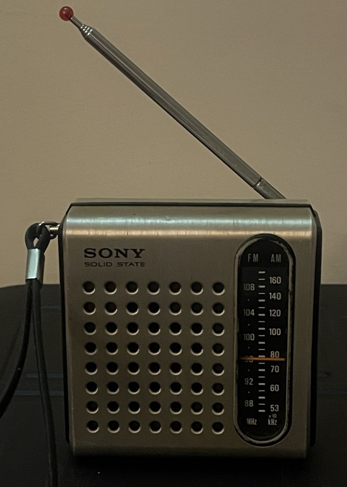 Vintage Sony Solid State Portable AM/FM Radio Model TFM-3750W circa ...