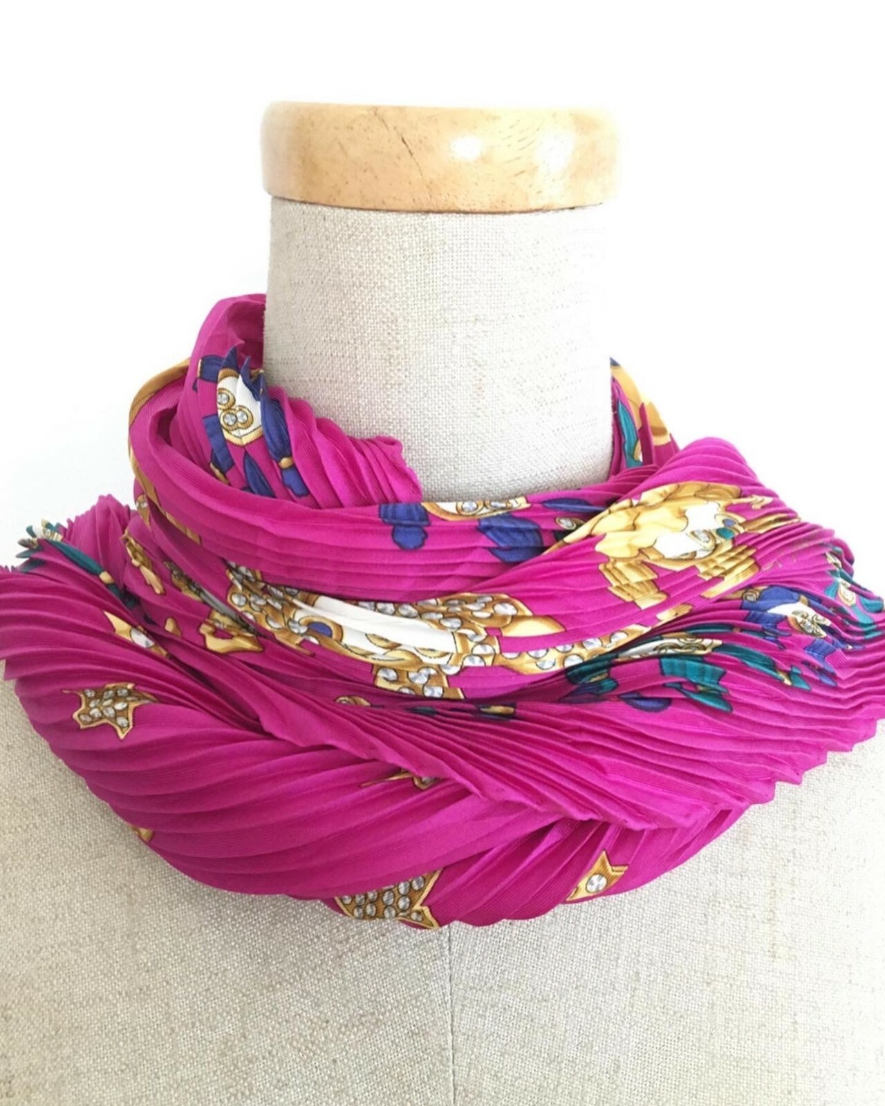 Chopard Plisse Pleated Silk Scarf 34 inches vintage - Gem