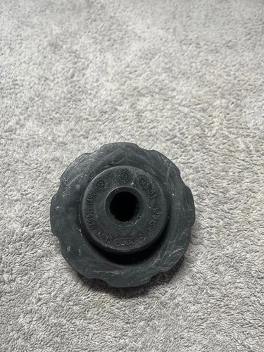 Audi A4 S4 B8 8K 2008 rear coil spring rubber mount 8K0512149C GAU6659 ...
