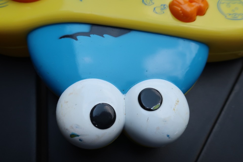 Sesame Street Giggle Machine Sensory Noises Lights Elmo Cookie Monster ...