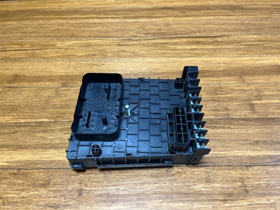 2015-2018 Audi Q3 8U 2.0L Engine Front Bay Relay Fuse Box 3C0937125A ...