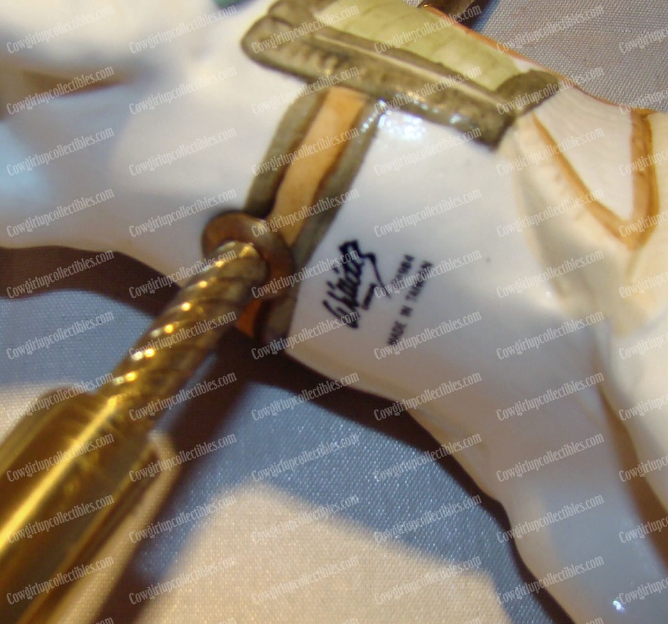 Willitts Music Box, Porcelain CAROUSEL Horse (1984) Wooden Base (Memory ...