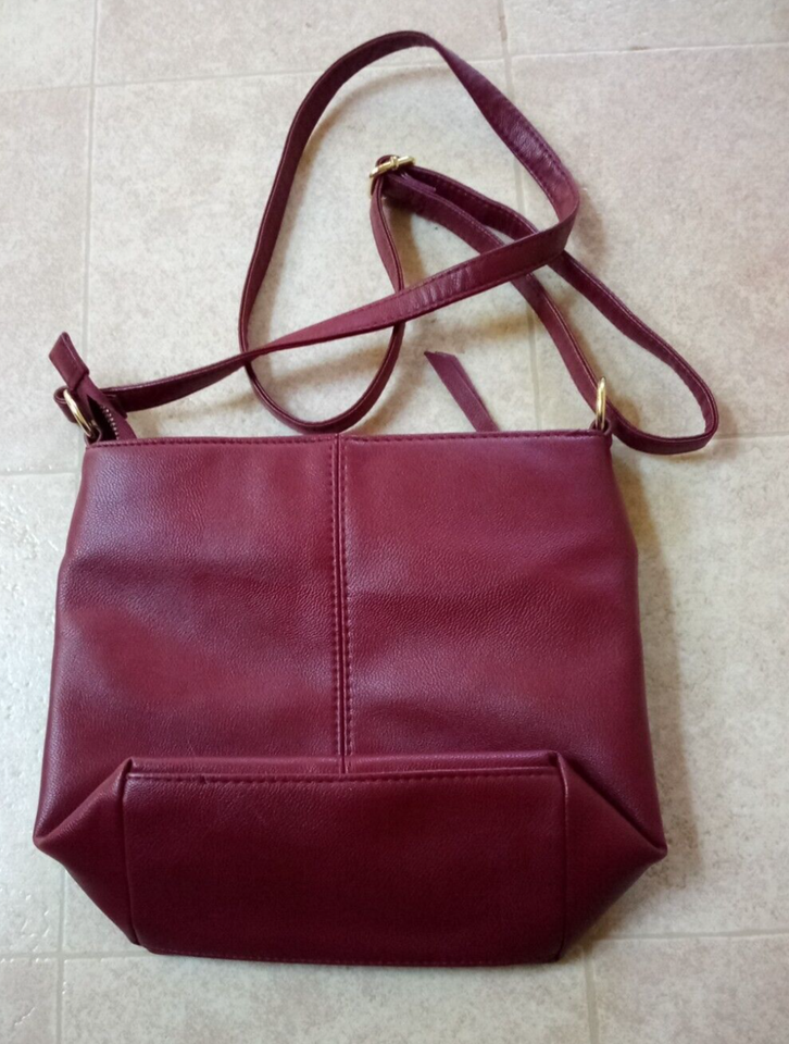 UNBRANDED CROSSBODY FAUX LEATHER PURSE, OXBLOOD RED WITH FAUX ALLIGATOR ...