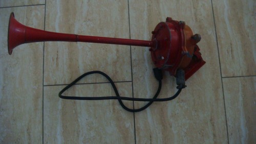 Vintage Electric Horn Federal ENTERPRISES Type 55 Ser # 7A10C ...