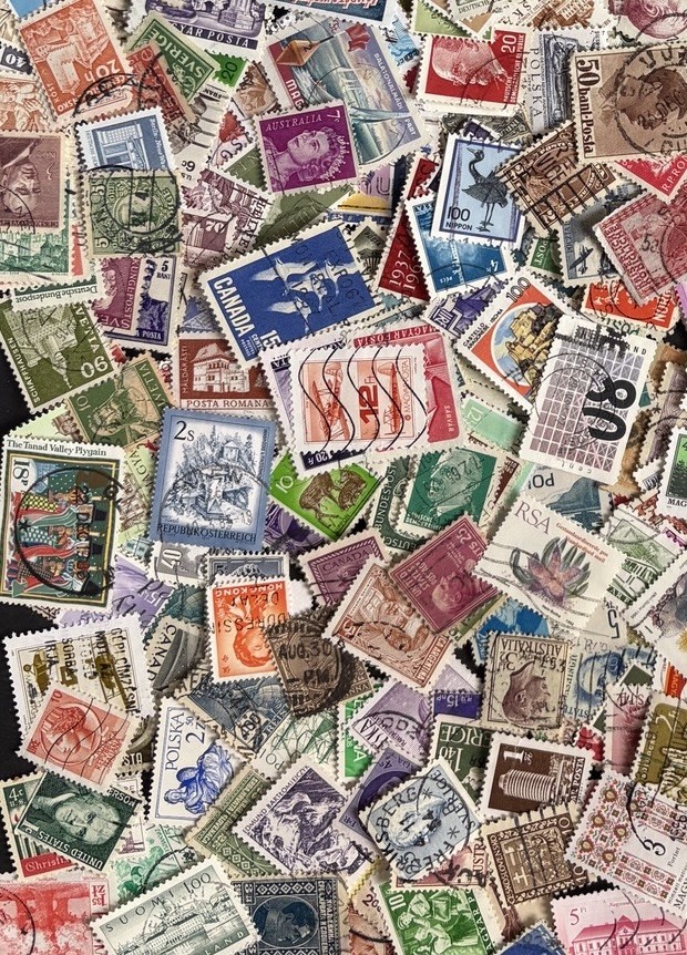 1000 Different Worldwide Stamps With Many Small Size. Some Used Century ...
