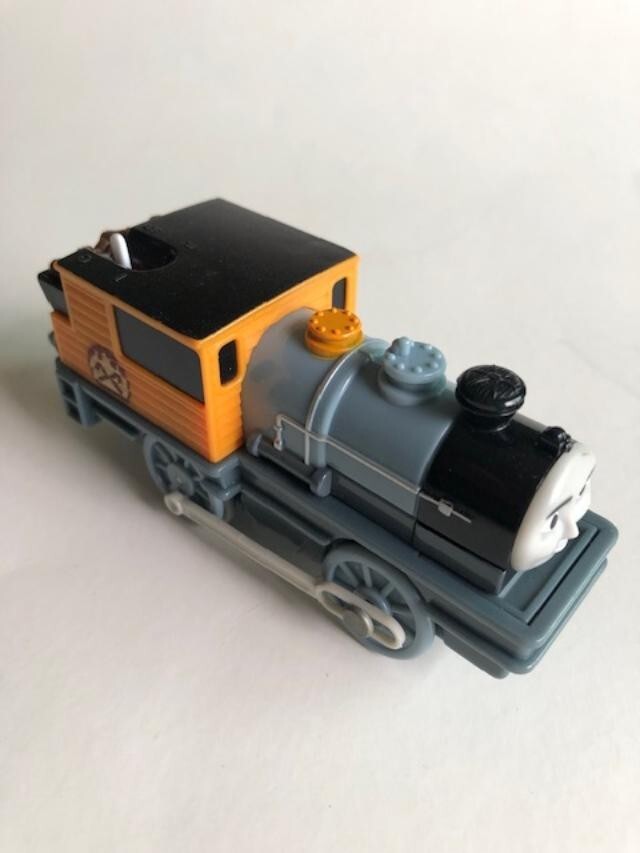 Thomas & Friends Trackmaster Motorized Dash with His Matching Tool Car ...