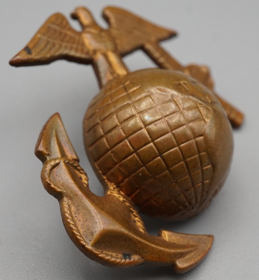 WWI USMC Marine EGA Eagle Globe Anchor Dress Hat Badge LATITUDE ...