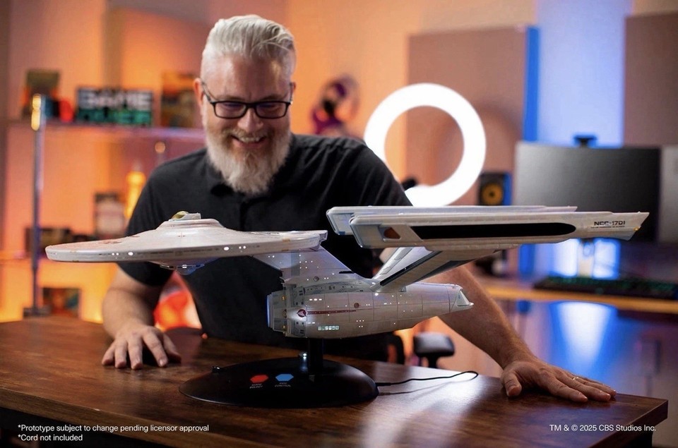 Tomy Star Trek TMP USS Enterprise NCC-1701 Refit 1:350 Die Cast Metal ...