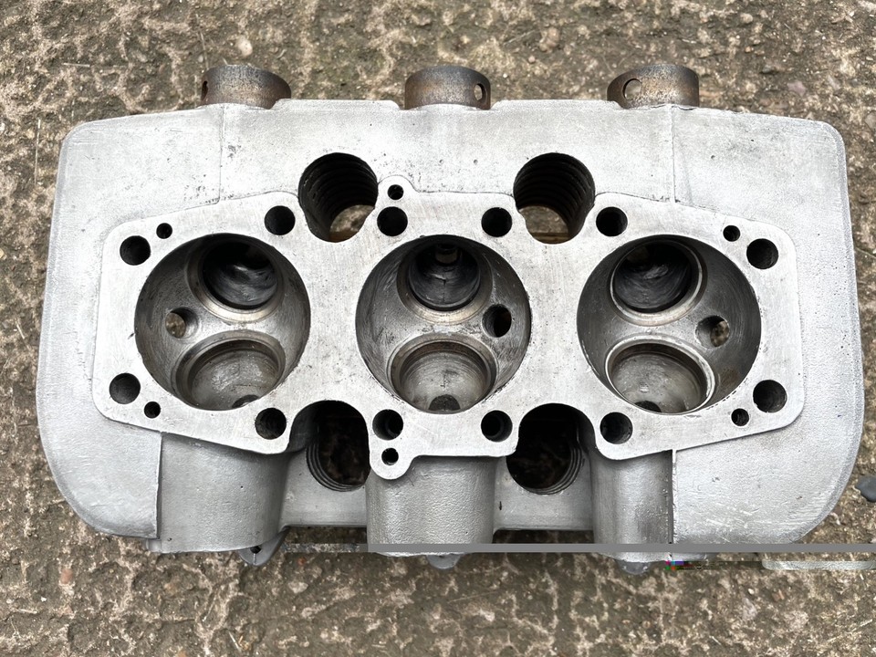 Triumph Trident T150 750 BSA A75 Rocket Triple Engine Cylinder Head 70 ...