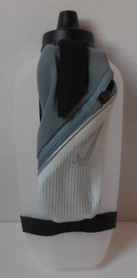 Nike Stride Handheld Water Bottle 22oz Pocket With Zipper A Grey/B ...