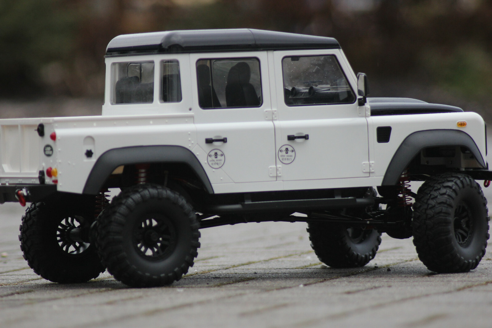 Double E FM102 Landrover Defender Crawler 4WD RTR 1:8 RC Auto Pickup ...