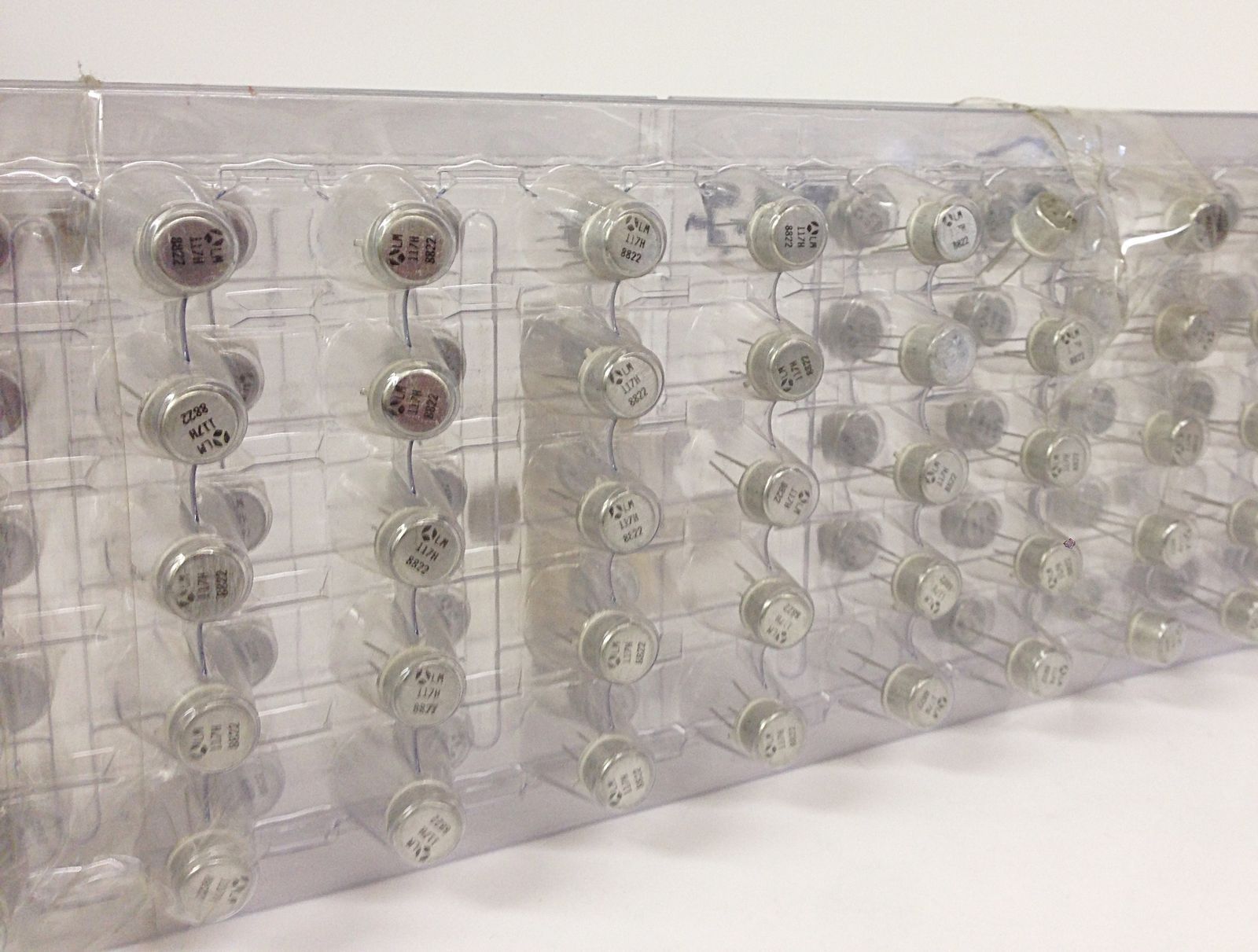 1 pieces LM117H 1.2V TO 37V Adjustable REGULATOR LM317 TO-39 NEW ~ | eBay