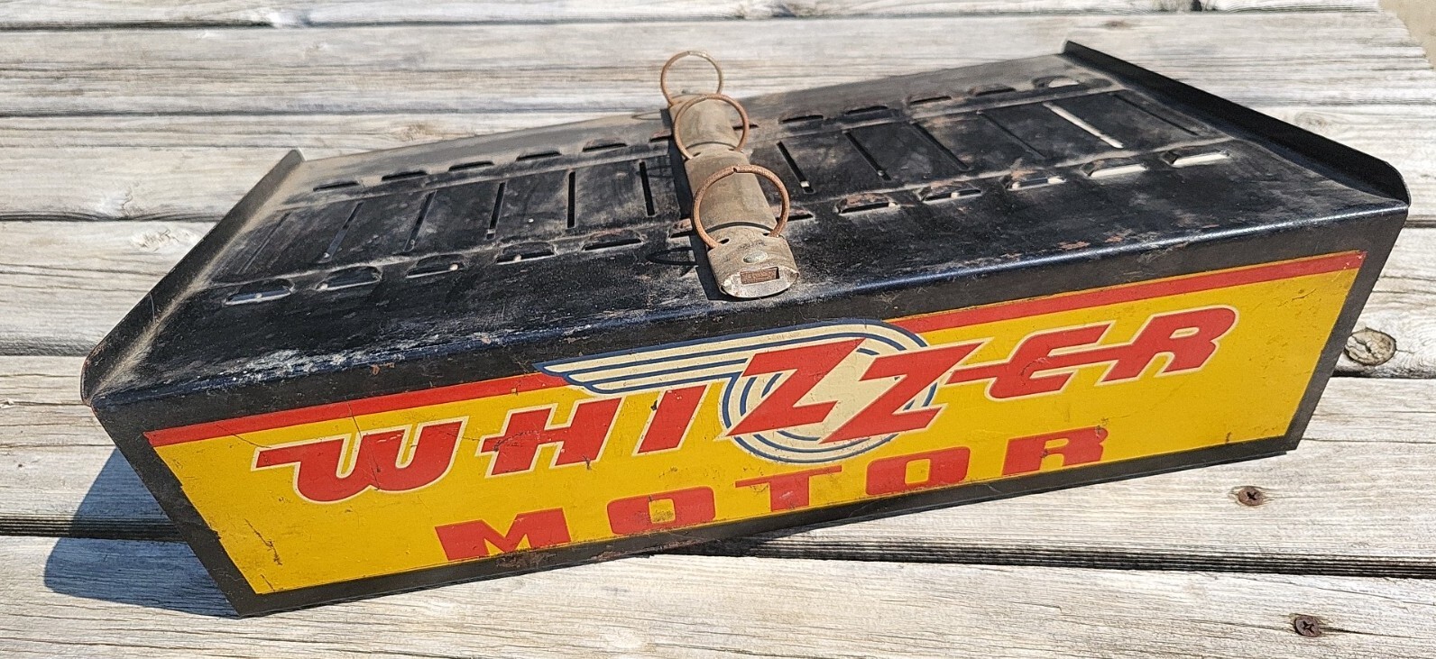 ORIGINAL WHIZZER MOTORBIKE DEALER SHOP/PARTS BOOKS STAND! AMAZING BARN ...