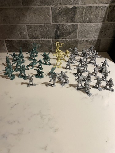 Army Men Lot of Plastic Green Gray And Tan Toy Soldiers 45 Pieces | eBay