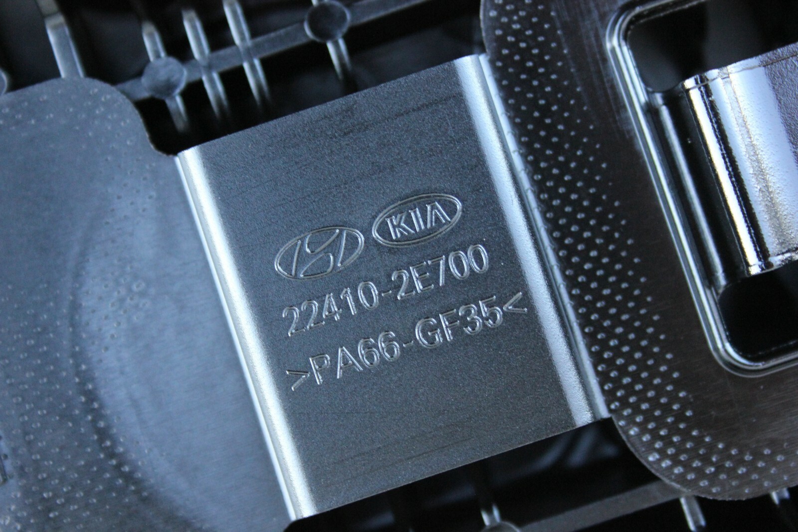 2017-2023 HYUNDAI KIA 2.0L VALVE COVER 22410-2E700 (236) | eBay