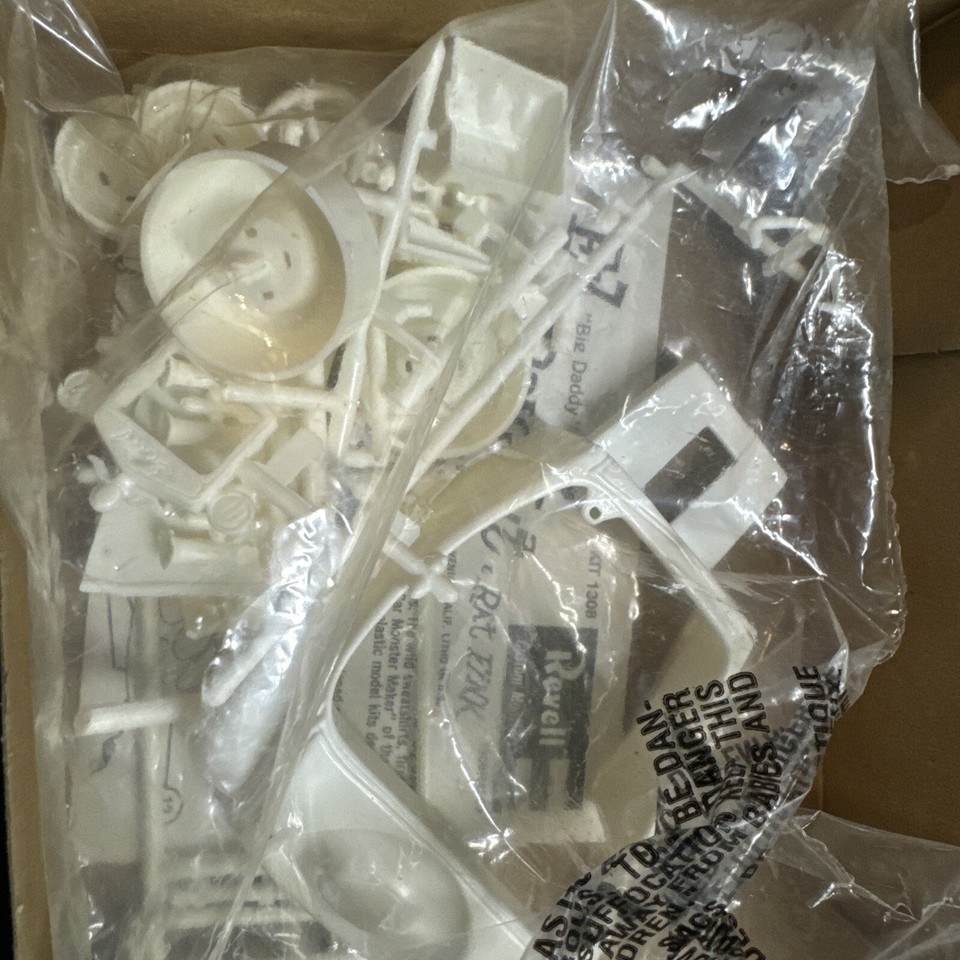 Revell Ed Big Daddy Roth Drag Nut Model Kit Rat Fink 2015 New Opened ...