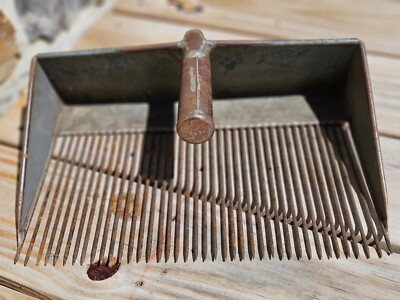 Antique Cranberry Bog Scoop Rake Galvanized Metal Tin 40 tines Farm ...